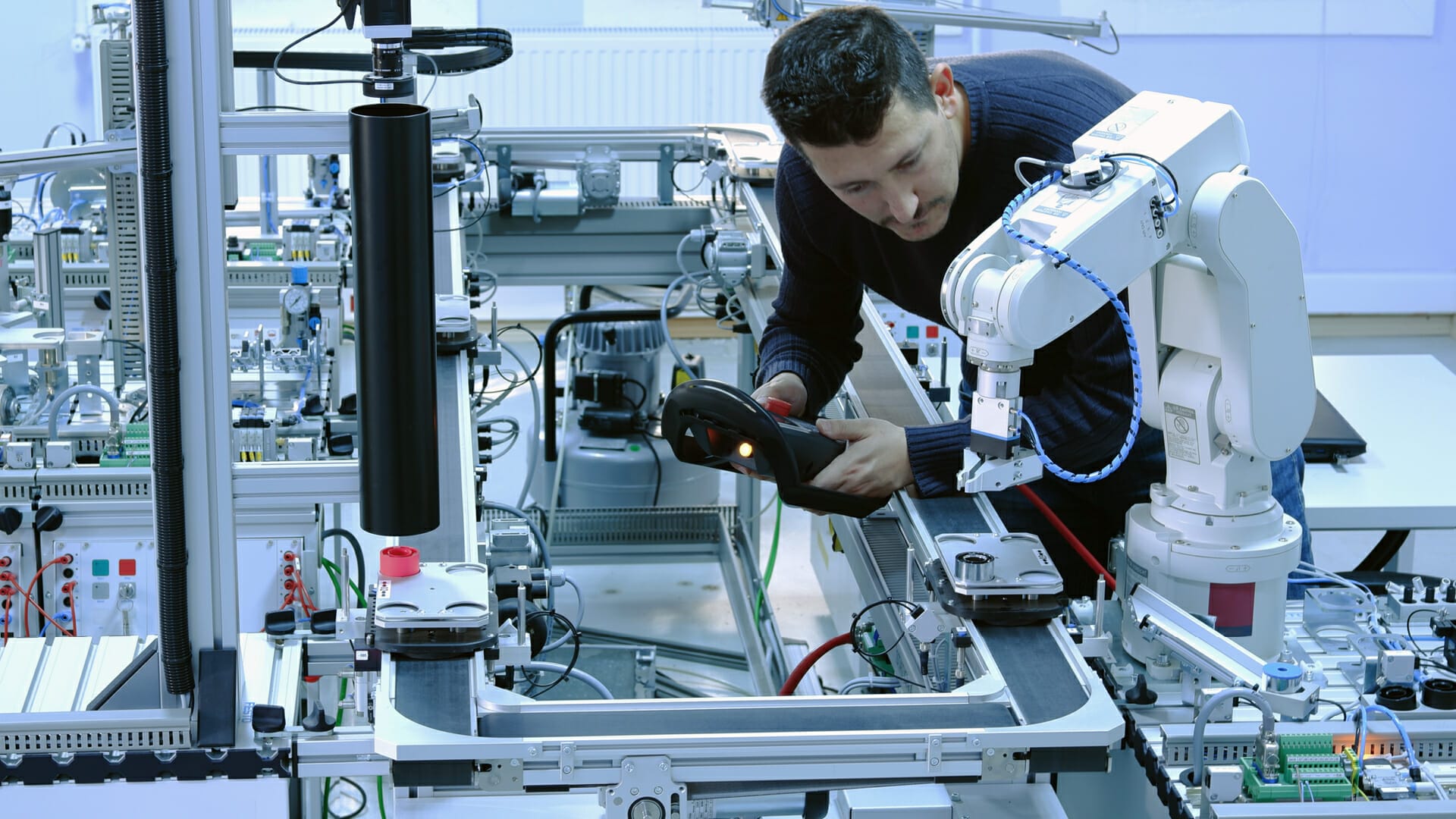 Digital machine shops for better time-to-delivery - Maya HTT